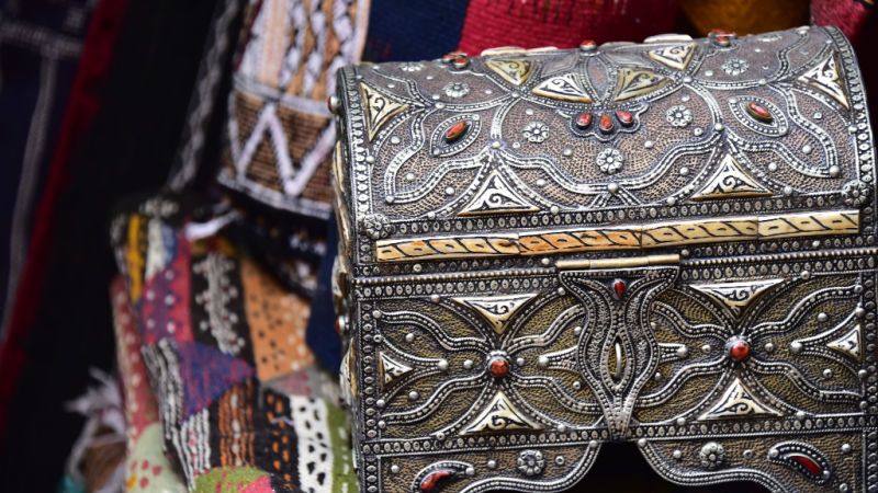Shopping in Oman: Get an Appreciable Gift for your Loved Ones