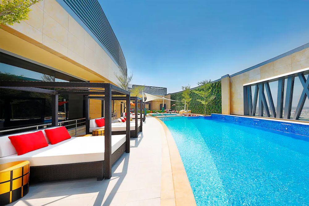 Pool Hotels In Qatar: Drench In The Sun Or Sip Exotic Drinks