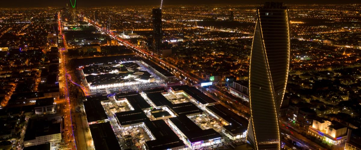 Adventurous Escape to Enjoy the lit Nightlife in Saudi Arabia