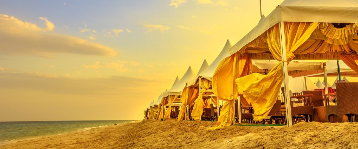 خور العديد في قطر: دليل للمدخل الضحل والمالح